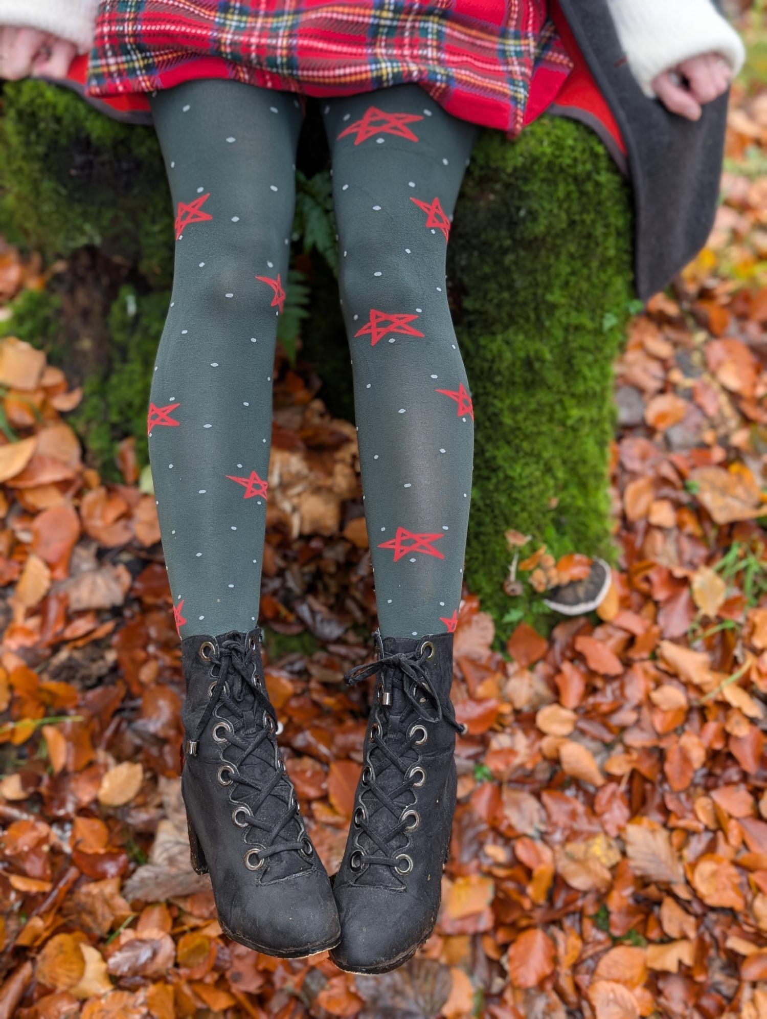 Woodland Magick | Grüne Strumpfhose mit Sternen & Punkten | Snag – Snag ...
